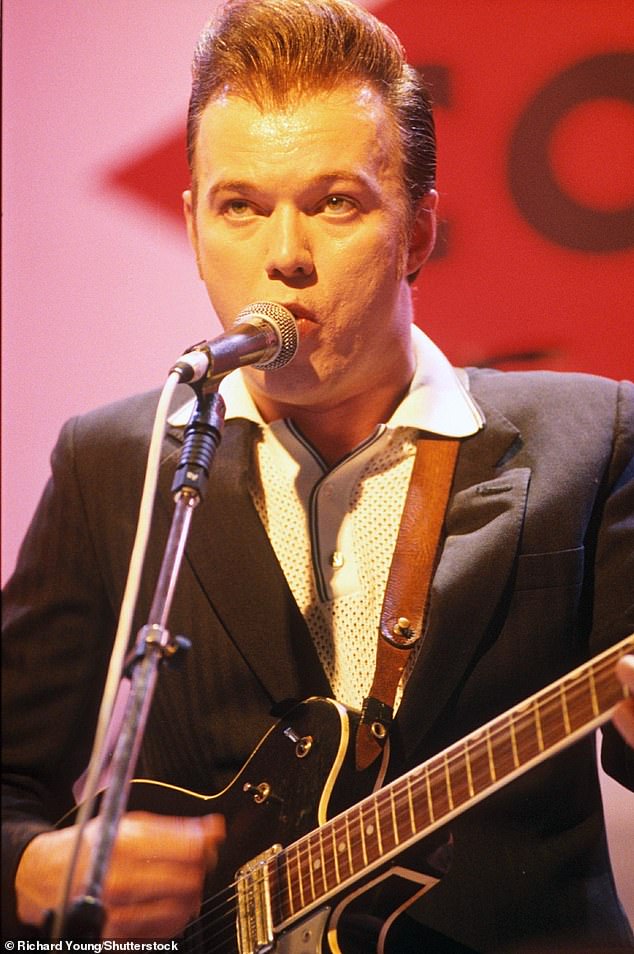 Pop veteran Edwyn Collins to quit the stage 20 years after stroke