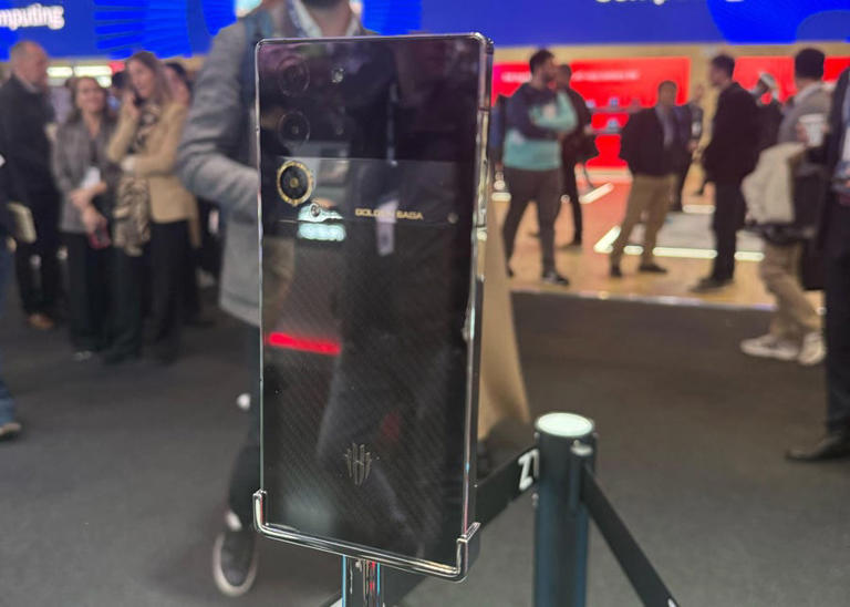 I Wore the TCL RayNeo X3 Pros at MWC 2025. This Is What AR Smart ...