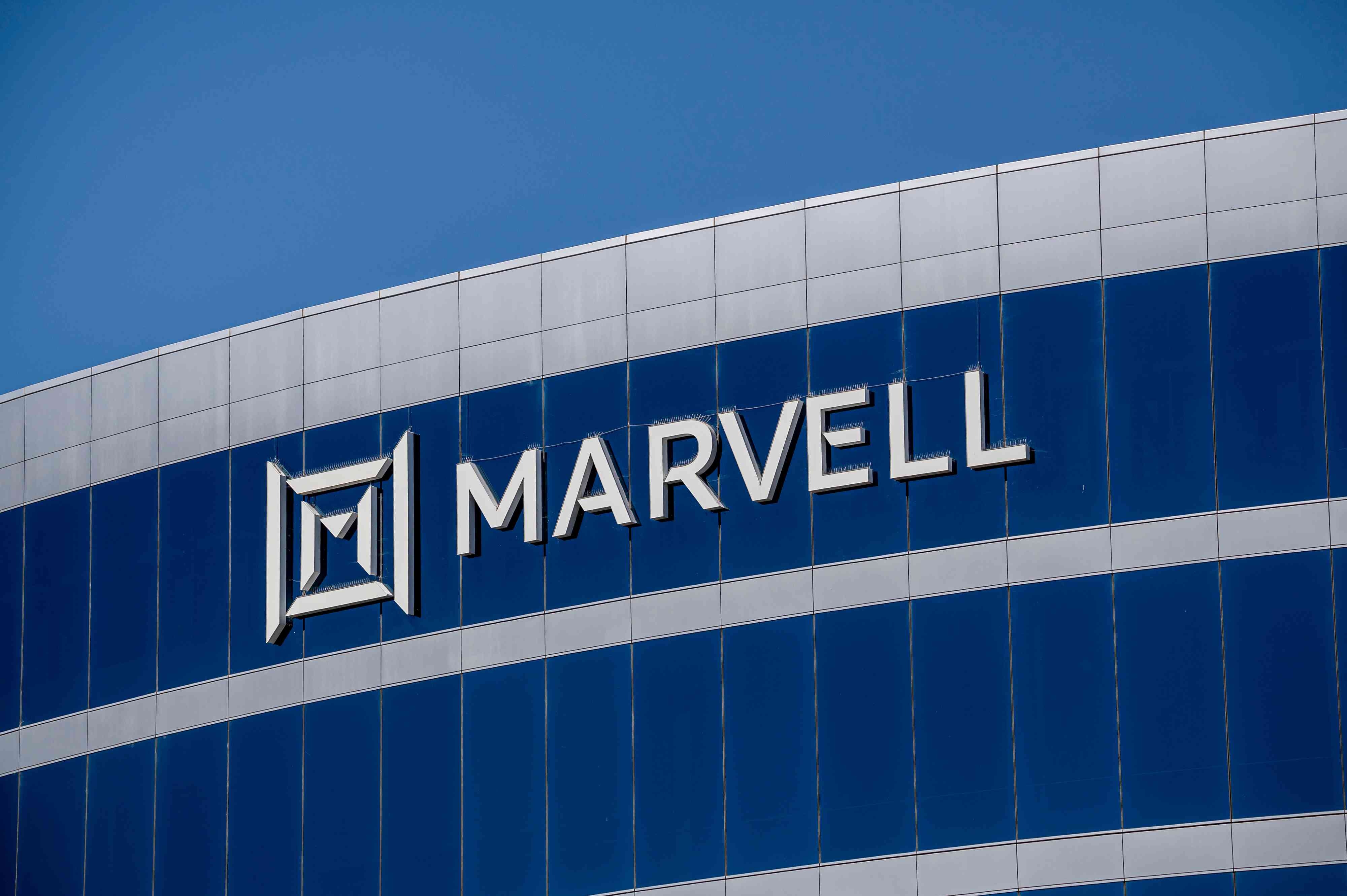 Marvell Stock Drops Despite Strong Earnings as Outlook Fails to Impress