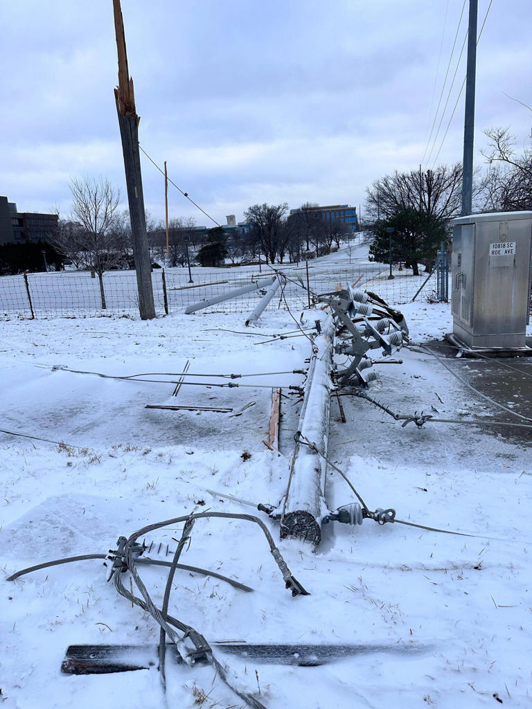 Hundreds of Evergy crews work to restore power to thousands