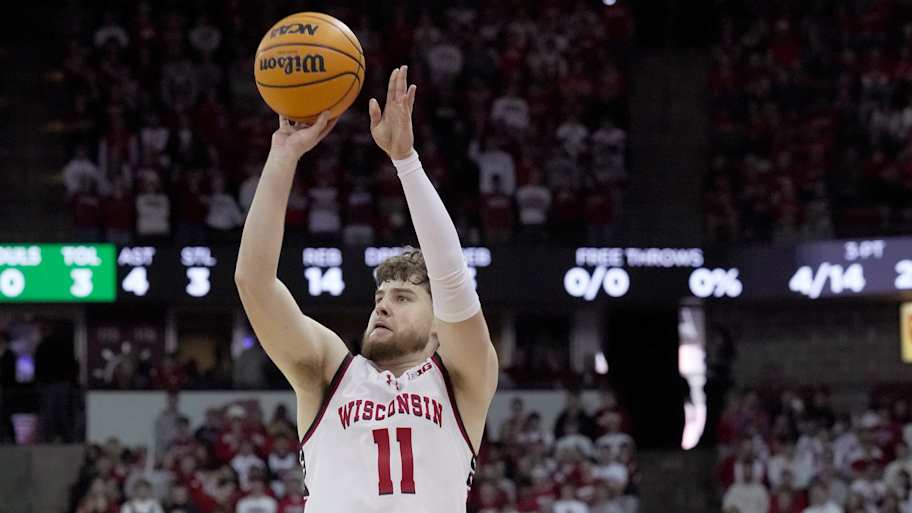 Wisconsin will be without starter Max Klesmit against Gophers