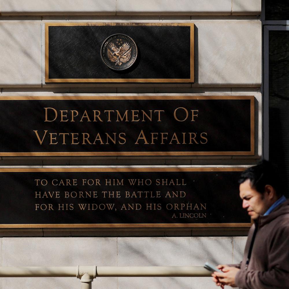 Internes Schreiben: US-Veteranenministerium will rund 80.000 Stellen ...