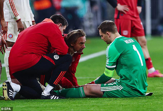 Manuel Neuer suffers freak injury while celebrating Jamal Musiala's ...