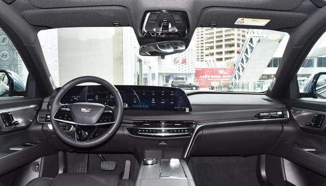 D级车尺寸卖C级车价格，车长5223mm，配2.0T+10AT，33英寸大屏幕