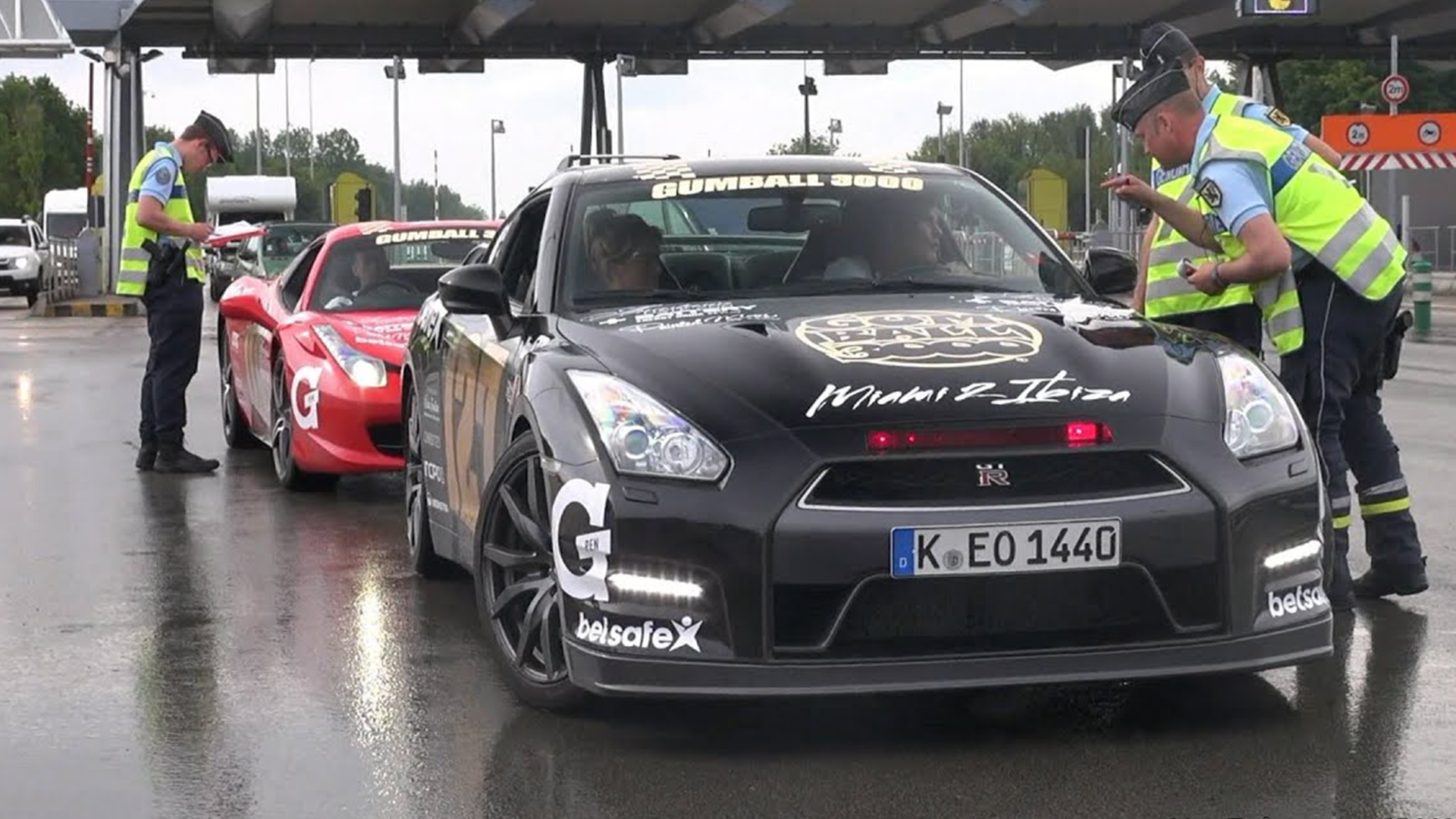 Gumball 3000 – French Police Stop Supercars on the Rally!