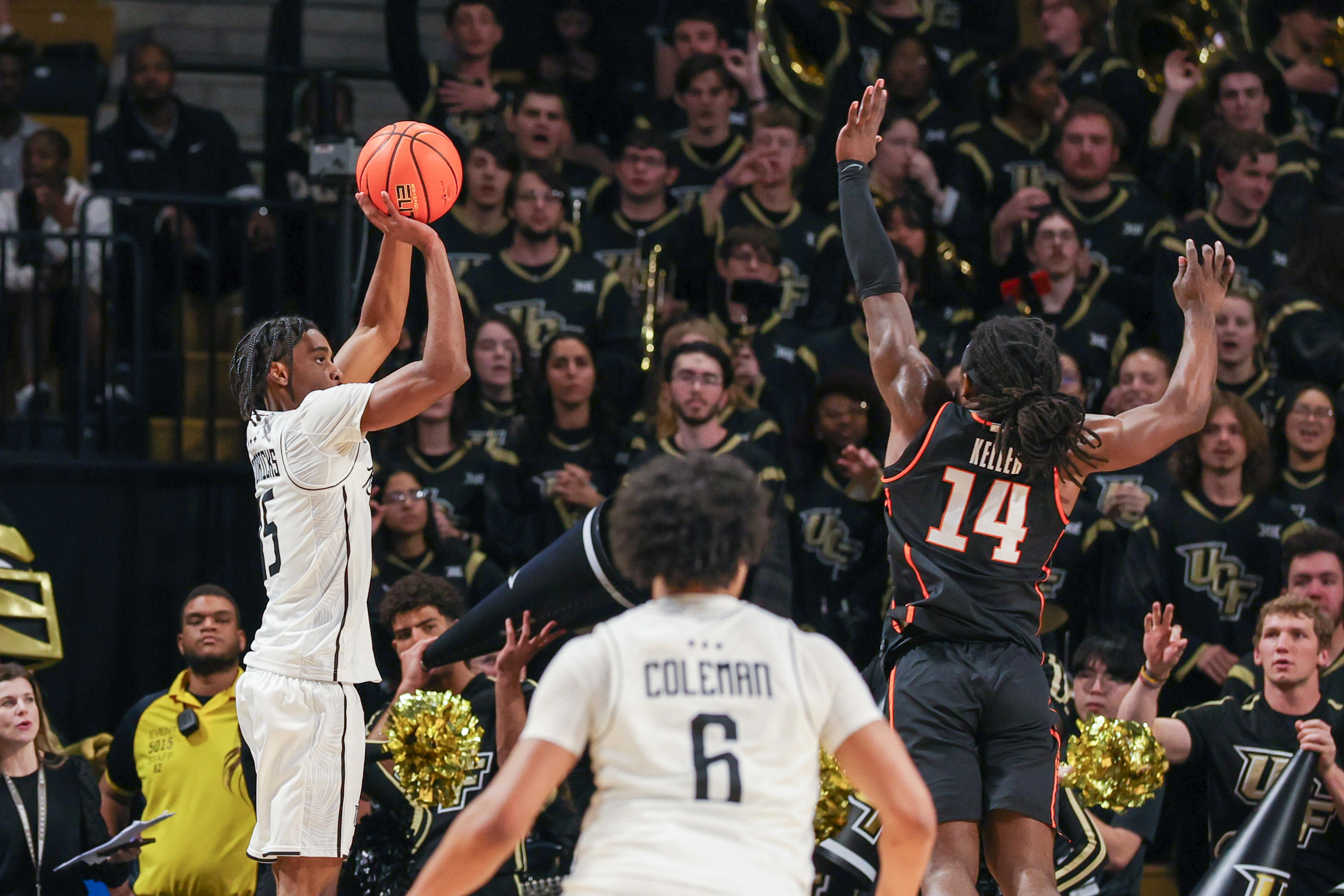 UCF makes last-second stop to defeat Oregon State in College Basketball ...