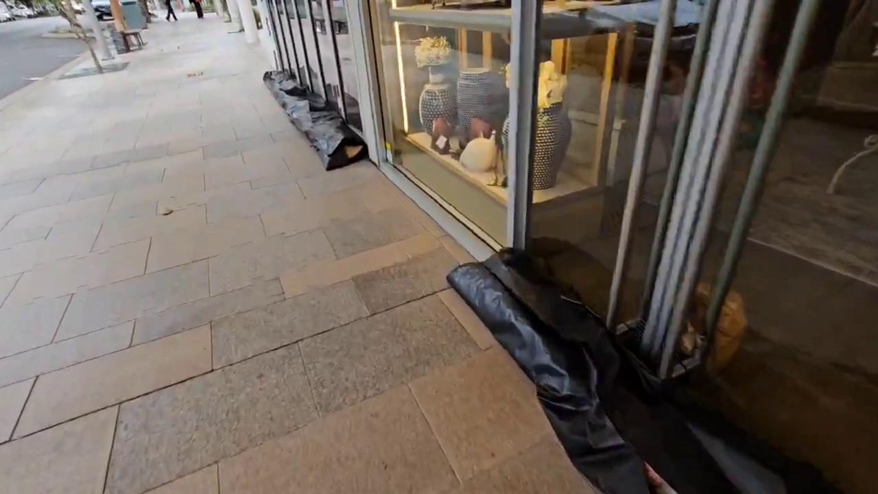 Shops prepare for Cyclone Alfred on Australia's Gold Coast