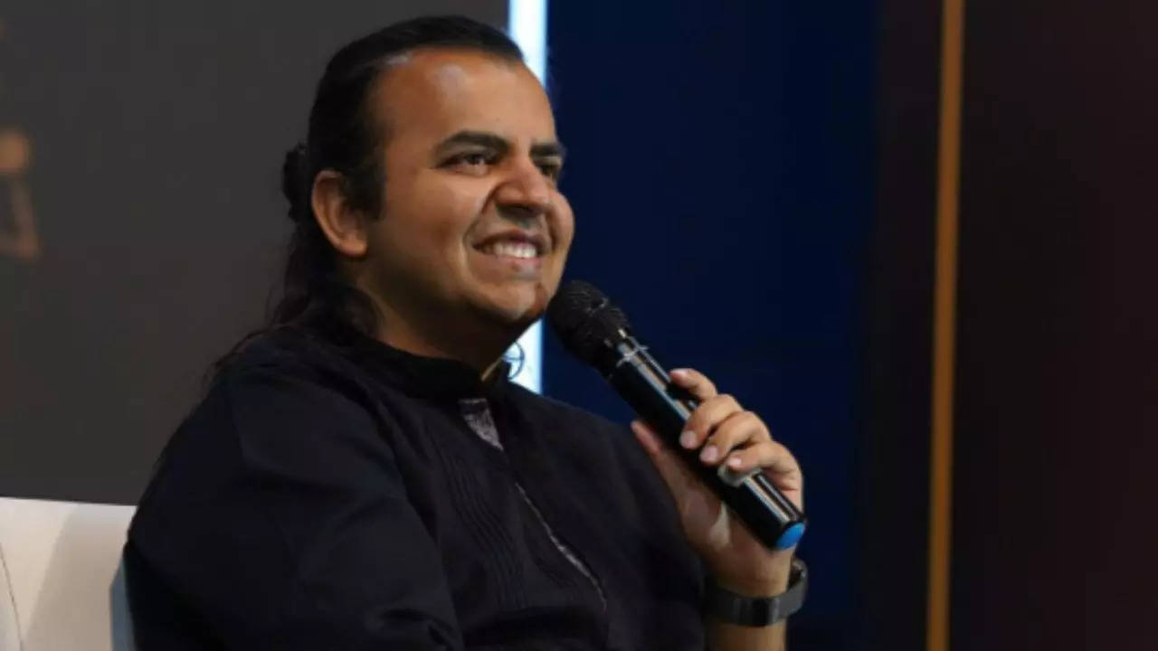 Viral: What is Ola CEO Bhavish Aggarwal's net worth who is is news ...
