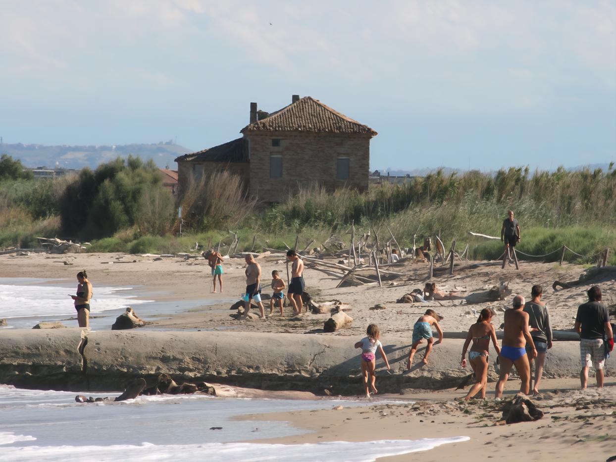 Arrivano le scogliere per proteggere la Sentina