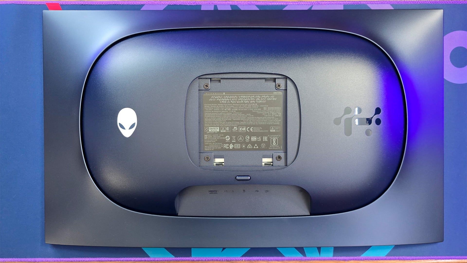 Alienware AW2725Q - Photos