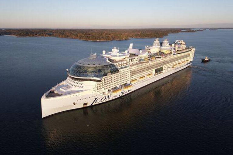 Inside world's most expensive 'floating city' cruise ship that cost $1 ...