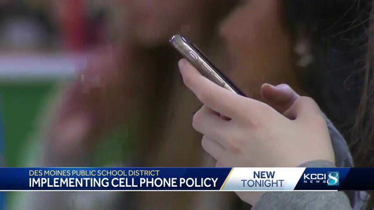 Des Moines high school sees success with no-cellphone policy
