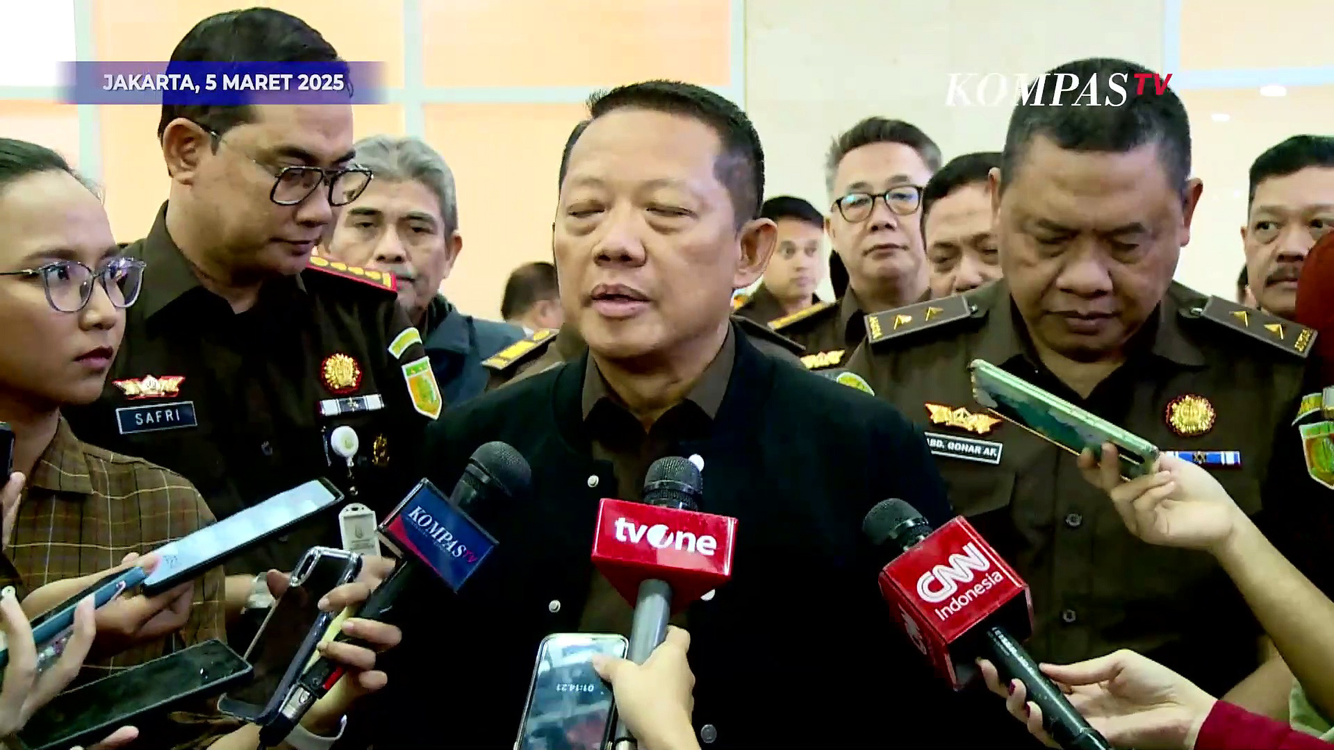 Jampidsus Kejagung Blak-blakan Imbau Masyarakat Jangan Tinggalkan Pertamina Jampidsus Kejagung Blak-blakan Imbau Masyarakat Jangan Tinggalkan Pertamina