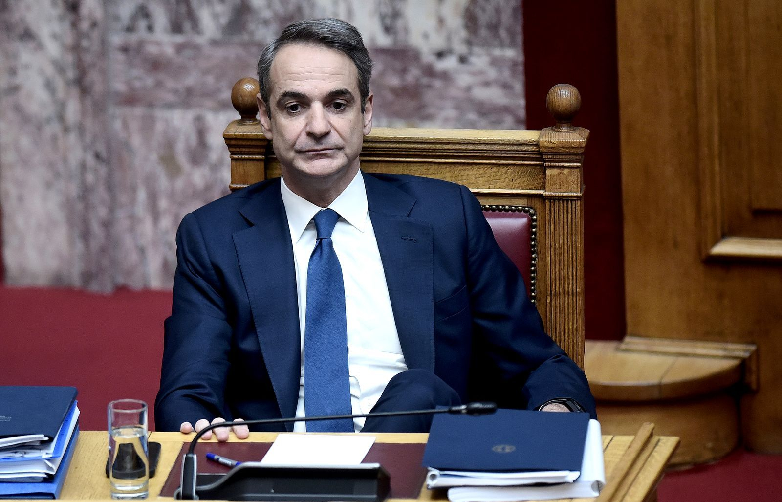 Μητσοτάκης: Πιο τρωτός από ποτέ μπροστά στην οργή για τα Τέμπη