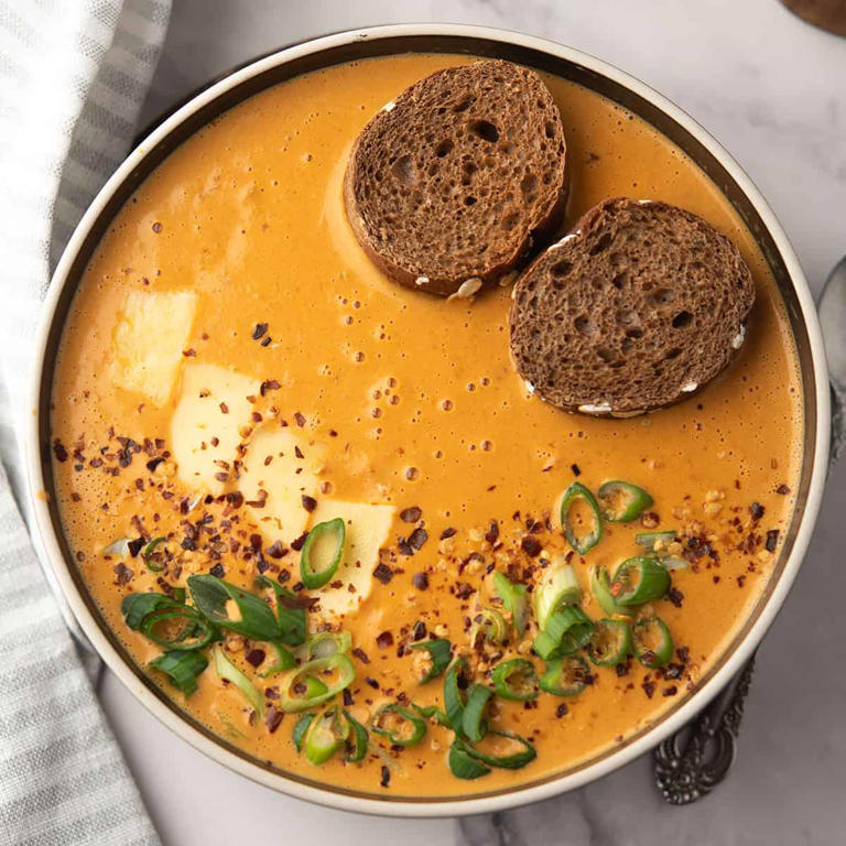 Red pepper gouda soup