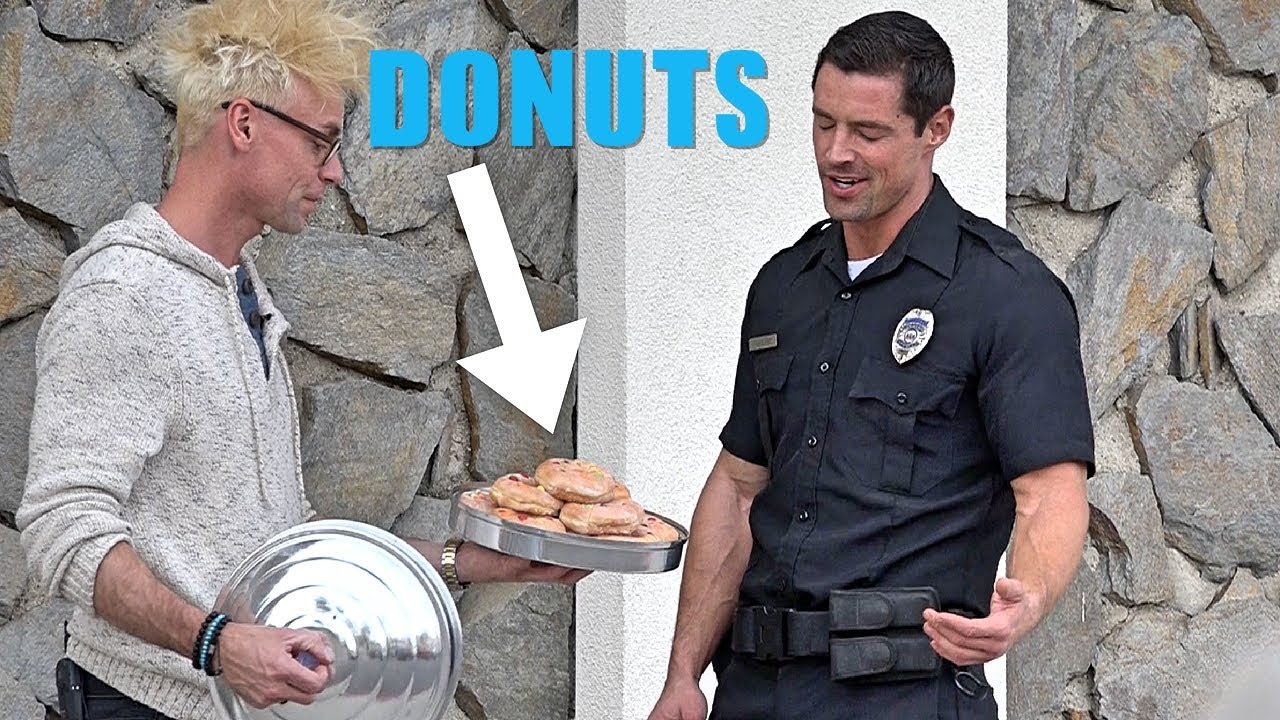 Using a donut to prank a cop (I can't believe this worked)