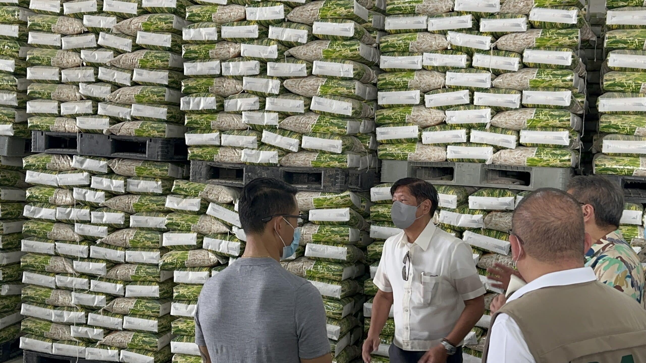 Marcos inspects P67.48-M rice processing complex in Isabela