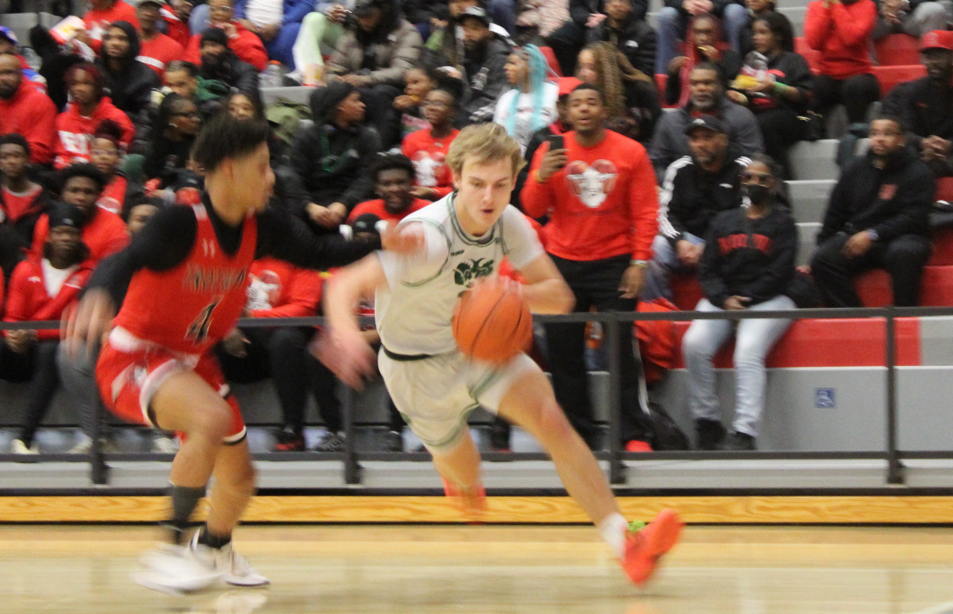 Which Cincinnati boys basketball teams advance to the 2025 regional finals?