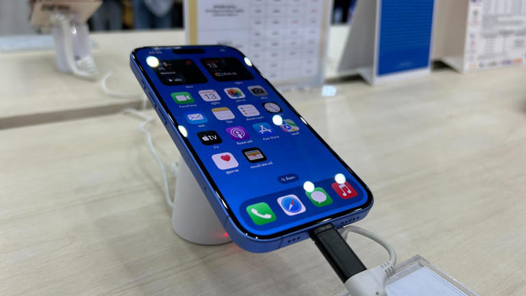 Commart 2025 ส่องราคา iPhone วางขายงานนี้ iPhone 16e เริ่มต้น 22,900.-