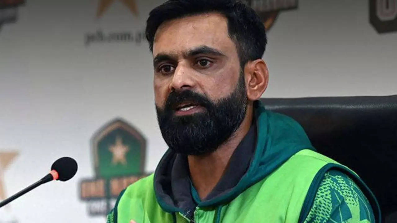 'No legacy': Mohammed Hafeez lambasts 90s Pakistan teams in front of ...