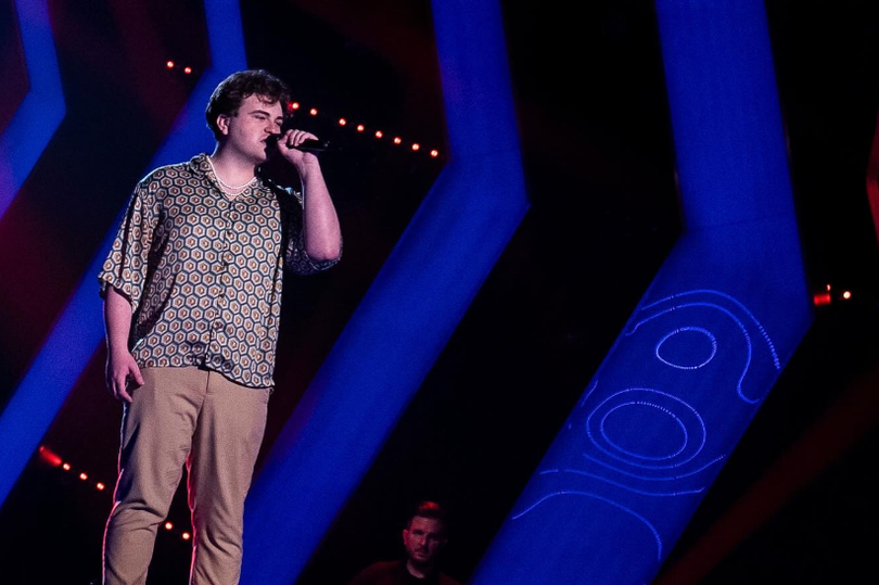 Singer goes viral with version of Yma o Hyd that blew away world-famous ...