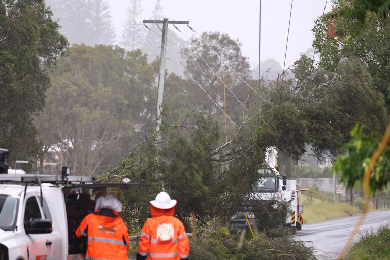 Cyclone Alfred latest: Brisbane Airport cancels all flights as ...
