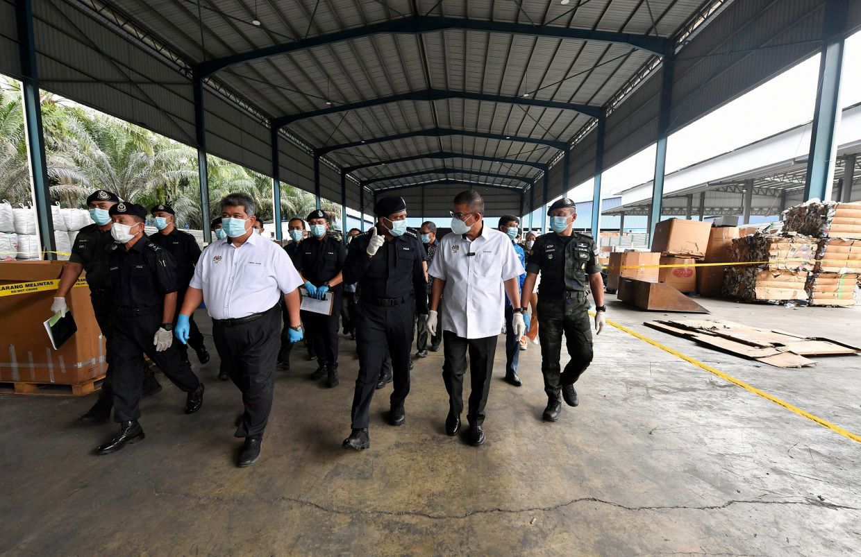 Cops investigate possible link between illegal e-waste factories ...