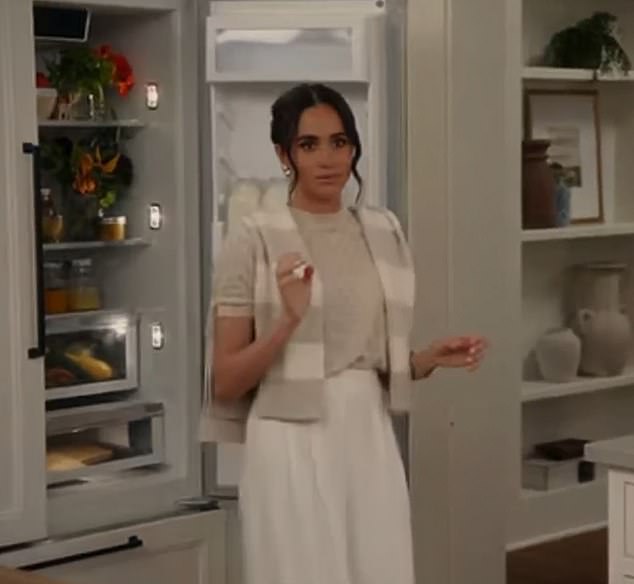 Trolls accuse Meghan Markle of being rude to friend Mindy Kaling