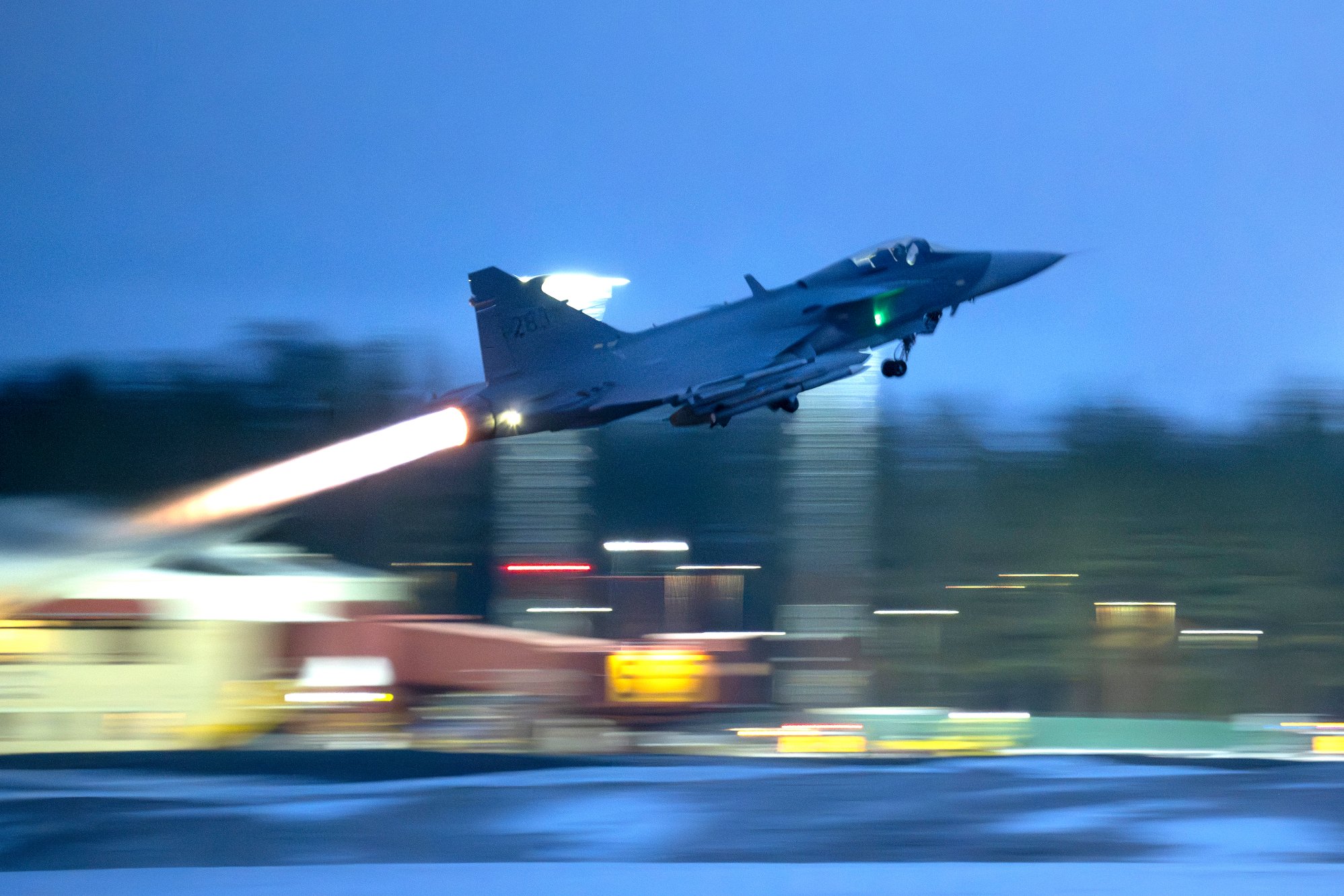 Sverige sender jagerfly til Nato-innsats i Polen