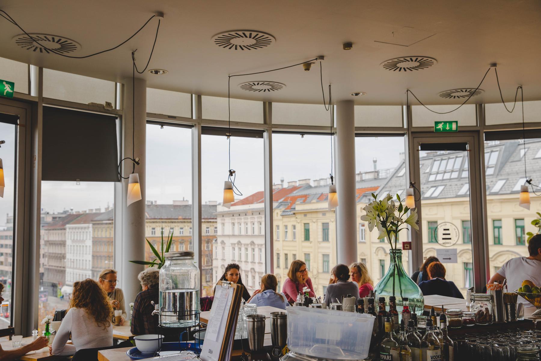 Lokalkritik: Ein Glücksfall im Oben auf der Wiener Hauptbibliothek