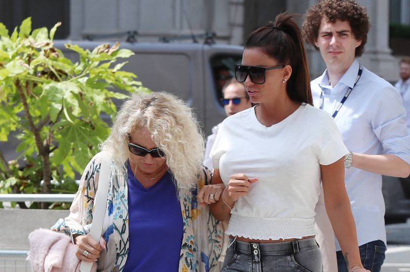 Katie Price's mum Amy aims brutal five-word jibe at daughter as ...