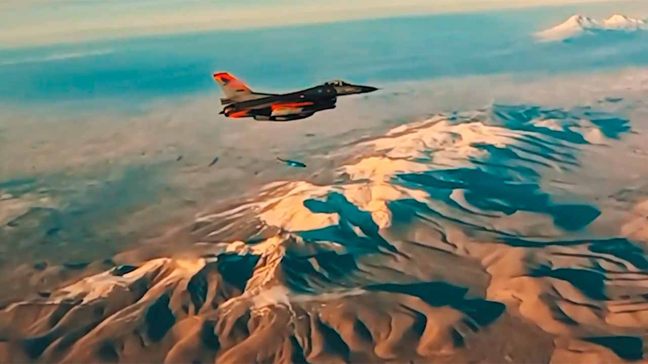 Video: Turkey Successfully Tests 227 kg Bomb Against Moving Target