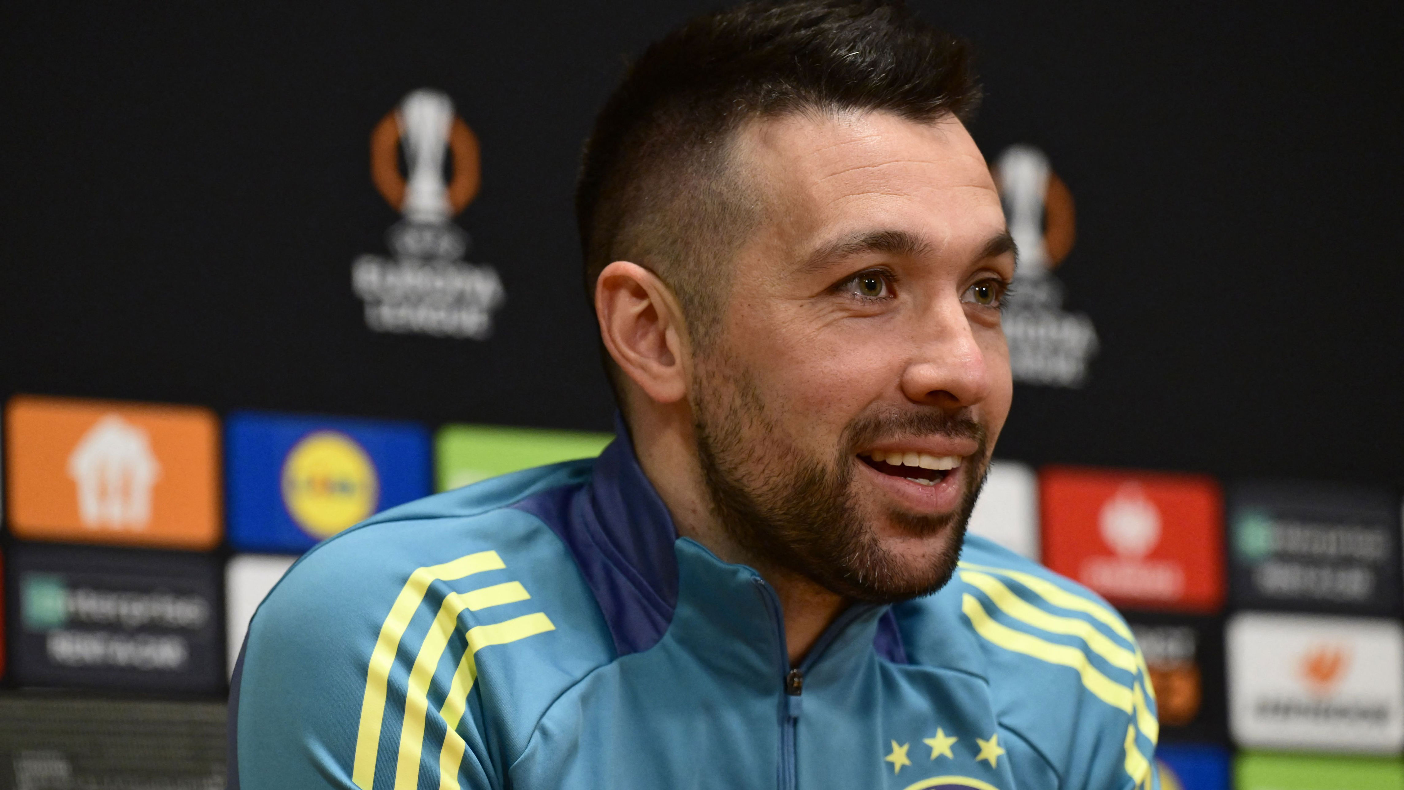 Ajax ontvangt enkele uren voor aftrap tegen Eintracht Frankfurt ...