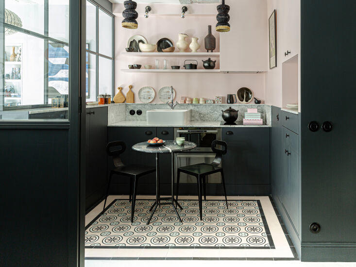 Kitchen(s) of the Week: 10 Petite Paris Spaces by Marianne Evennou ...