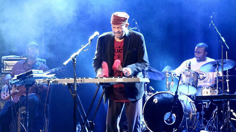 Roy Ayers, jazz-funk legend behind 'Everybody Loves the Sunshine', dies ...