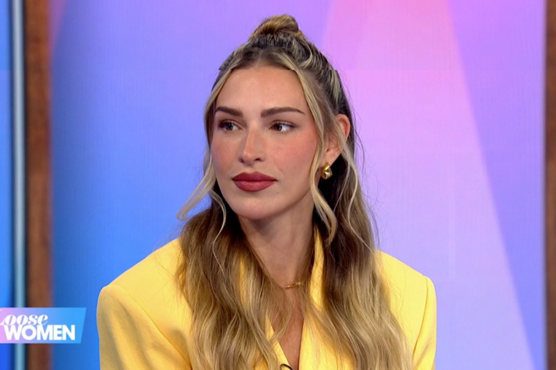 Zara McDermott's relationship red flags after 'exposing, mortifying ...