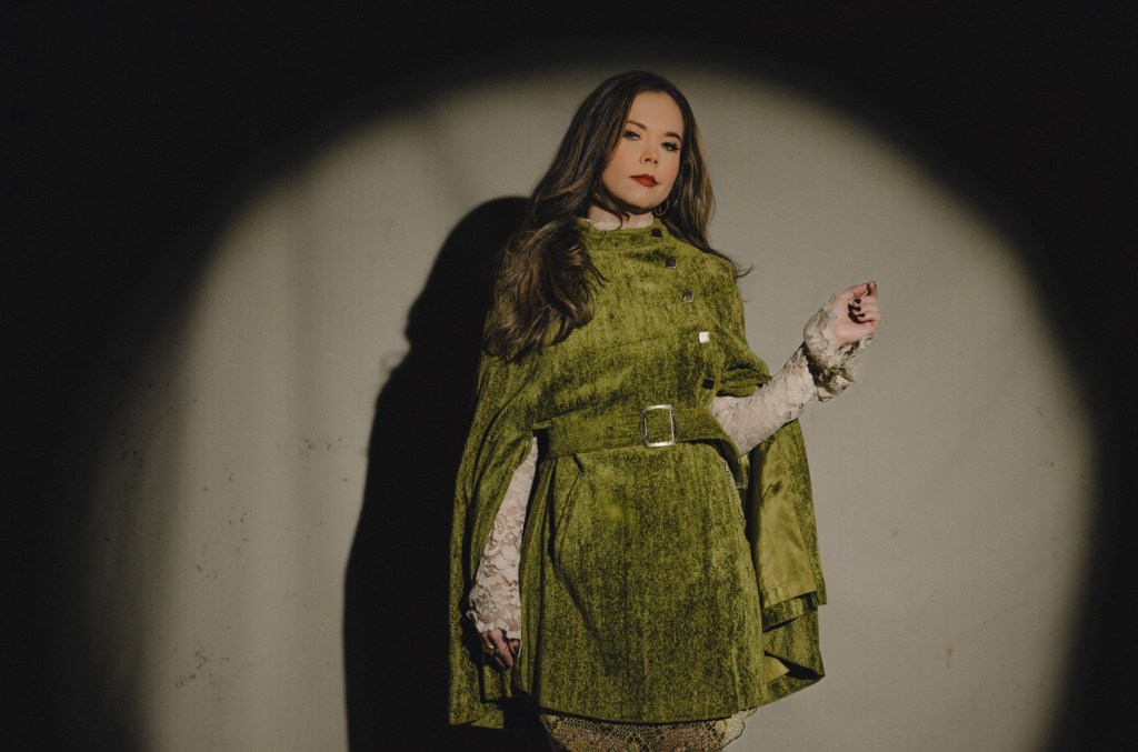 Sierra Hull on Balancing Risks & Rewards on New Album ‘A Tip Toe High ...