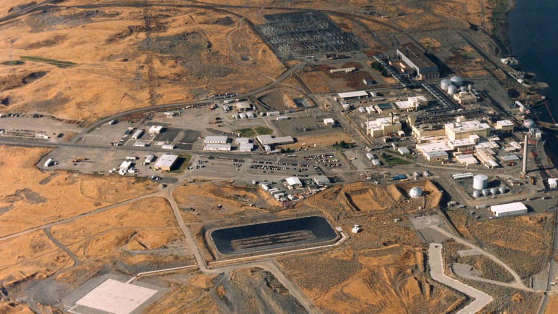 US to turn nuclear kitchen into largest solar farm to generate 2,000 MW ...