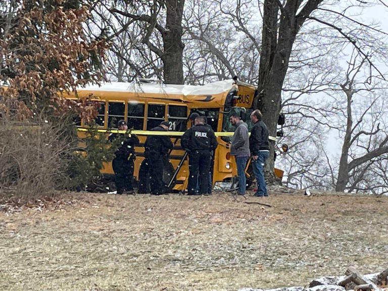 School bus driver dies after crash in Butler County