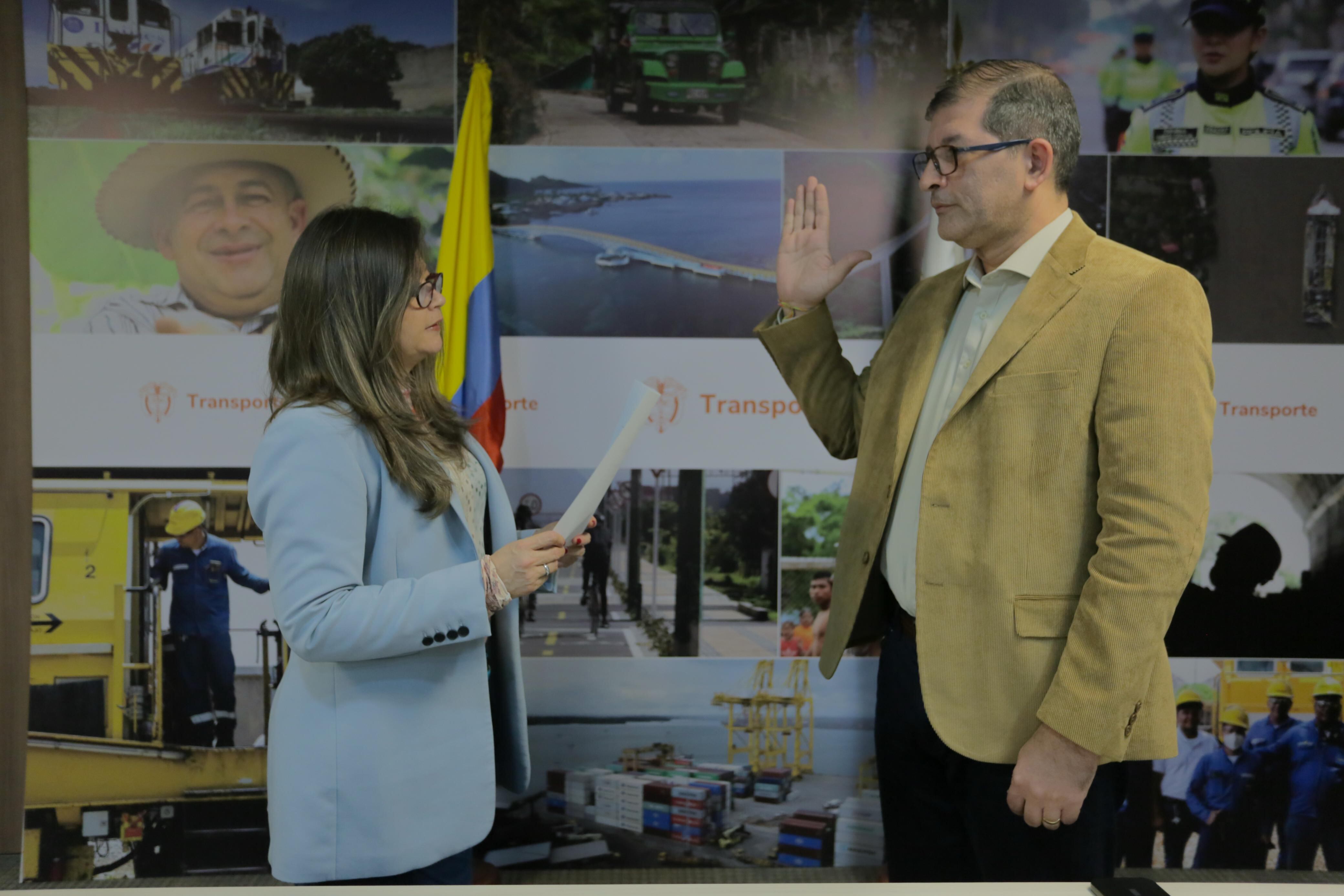 Óscar Torres se posesionó como presidente de la ANI: ¿quién es y qué retos tiene?