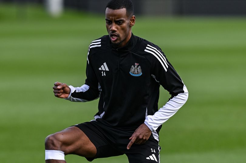 Alexander Isak training hint as Eddie Howe offers Newcastle United ...