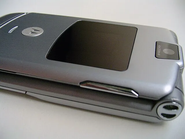 12 Iconic Flip Phones That Were the Peak of Cool