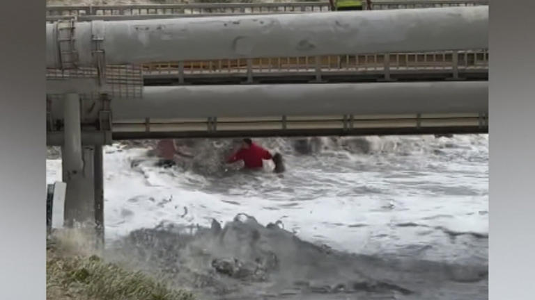 Thousands ordered to evacuate as cyclone gets closer