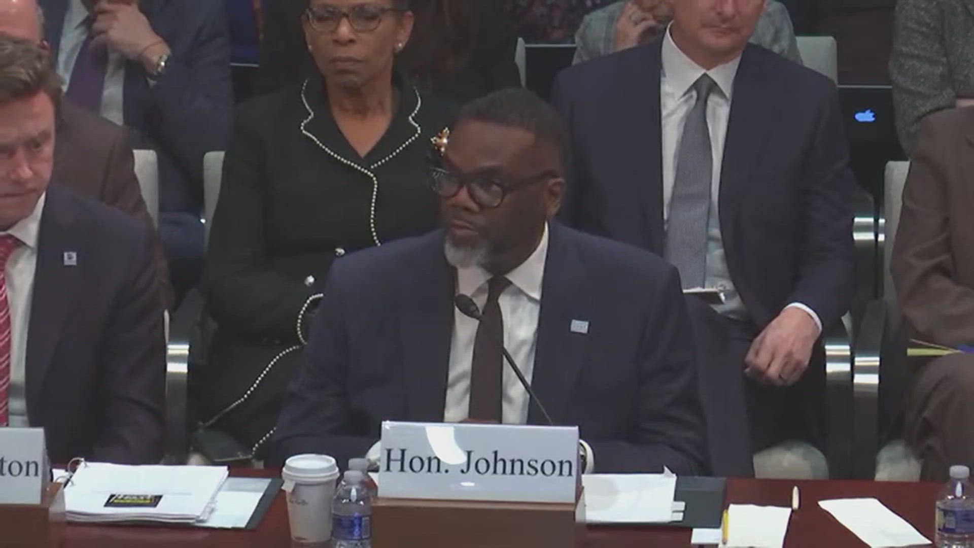 Chicago mayor meets with US lawmakers to defend sanctuary cities