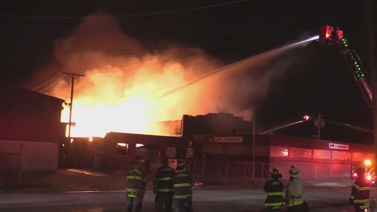 Massive fire destroys magnesium plant in Chicago's south suburbs