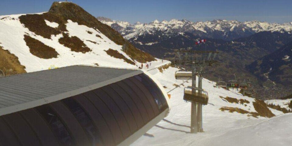 Skifahrer blieb nach Crash bewusslos auf Piste liegen