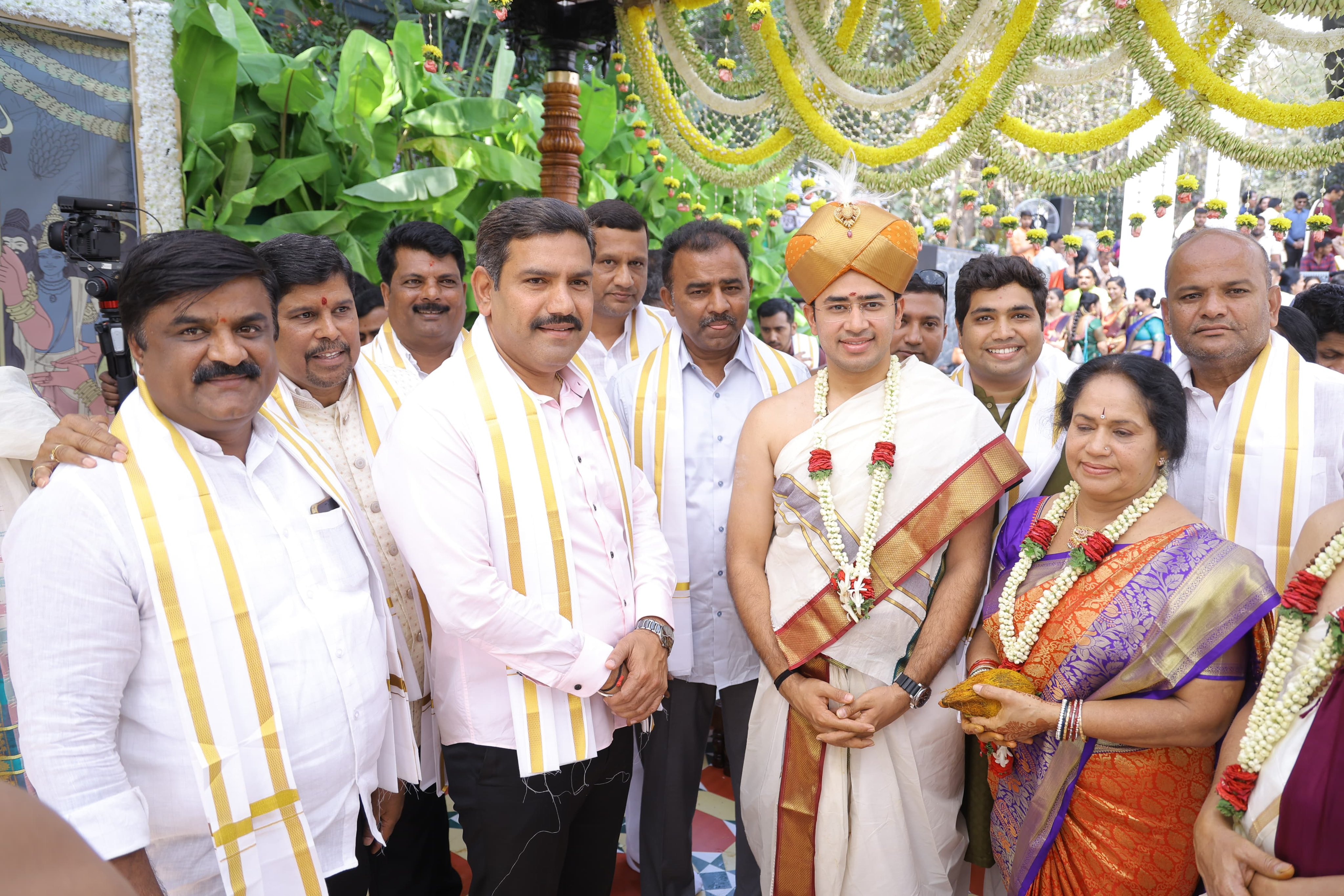 BJP MP Tejasvi Surya marries Carnatic singer Sivasri Skandaprasad in ...