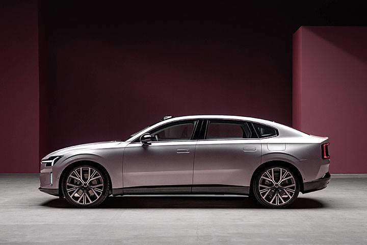 沃尔沃ES90纯电轿车全球首发，续航高达740公里，科技配置全面升级！