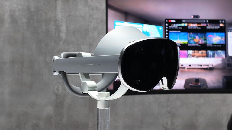 Samsung’s Project Moohan could have better displays than Apple Vision ...