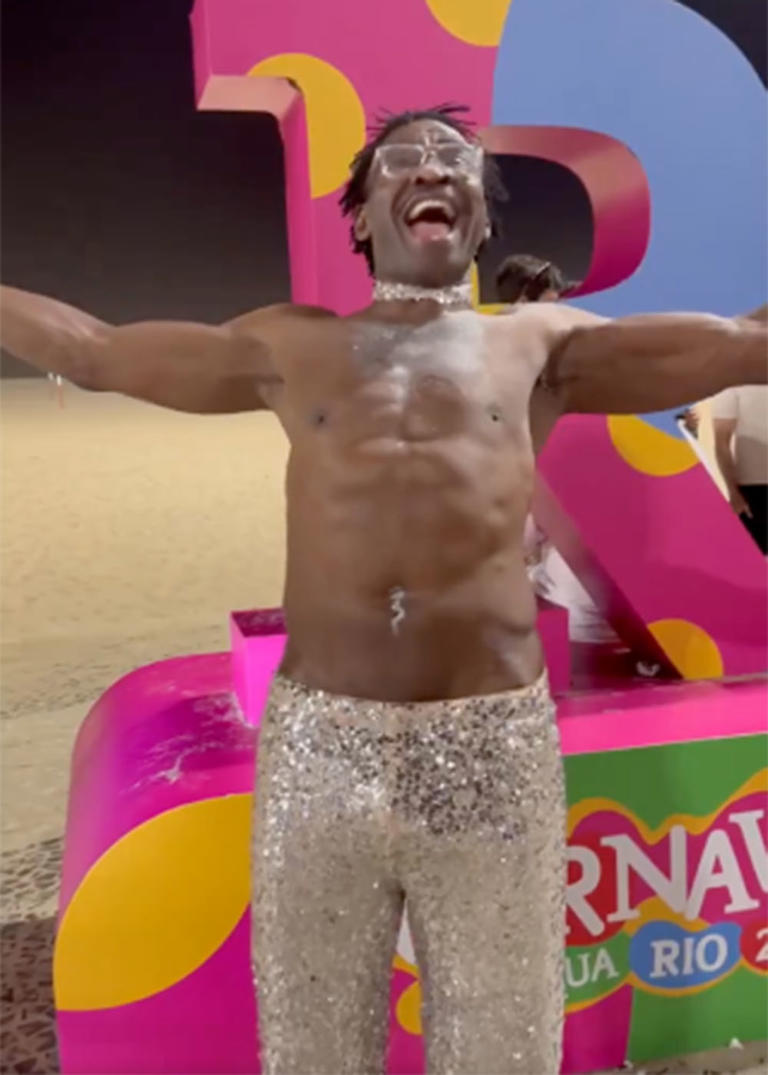 Shirtless Michael Irvin goes viral during crazy 59th birthday celebration